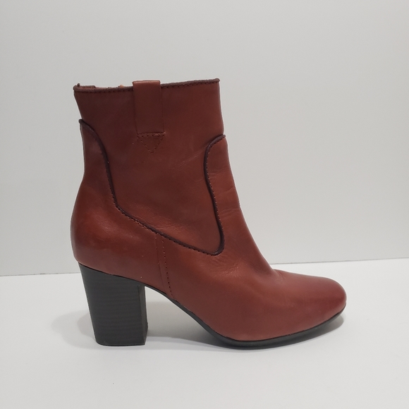Clarks | Shoes | Clarks Brown Leather Ankle Boots Shoes 75 | Poshmark